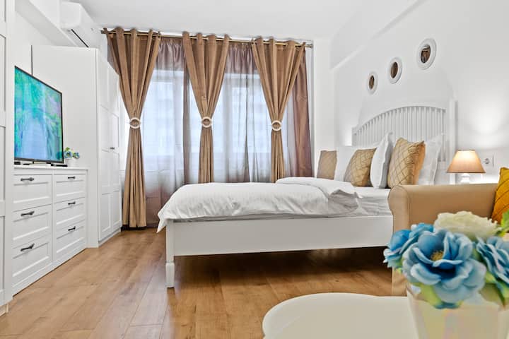 Berceni, Sector 4 Vacation Rentals & Homes - Sector 4, Bucharest ...