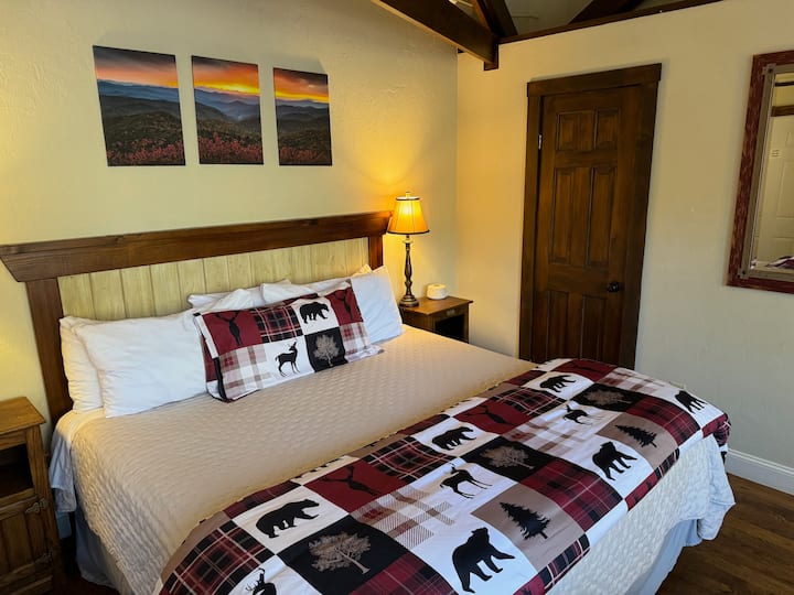 Summit Standard King - Sapphire, NC