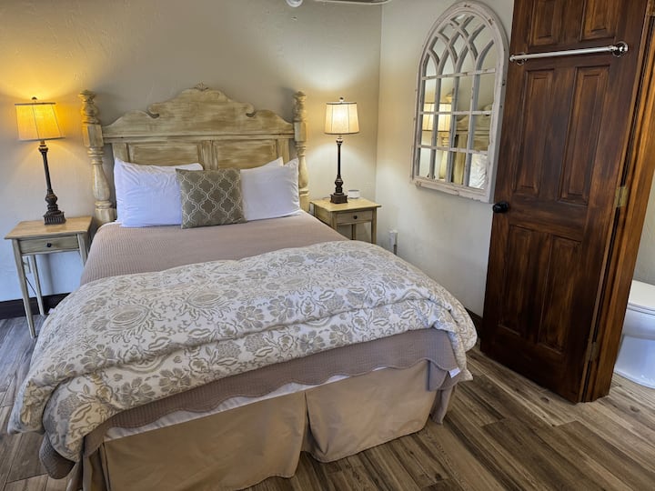 Stone Cottage Standard Queen - Sapphire, NC