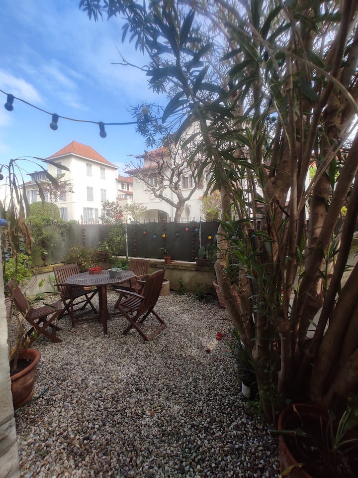 T2 +Jardin Privé 45m2 - Ultra Centre + Accès Plage - Biarritz