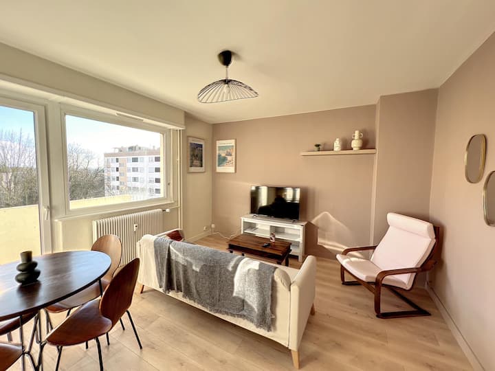 Stylish & Cozy 3br Neudorf, 3 Min Walk To Tram - ストラスブール