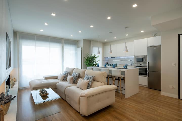 Acogedor Apartamento Con Piscina Y Parking - Granada, España