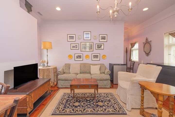 The Cookhouse Charm~historic Garden District Apt. - Charleston, SC