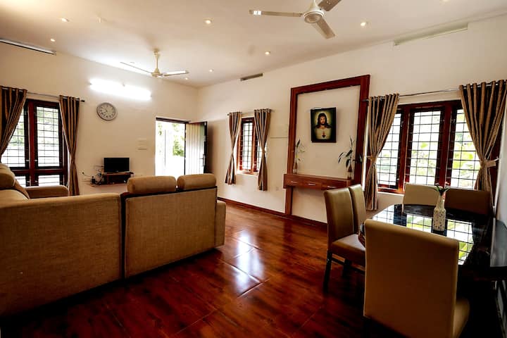 Cloud 9 Homestay | Cozy Getaway In Thekkady - Thekkady