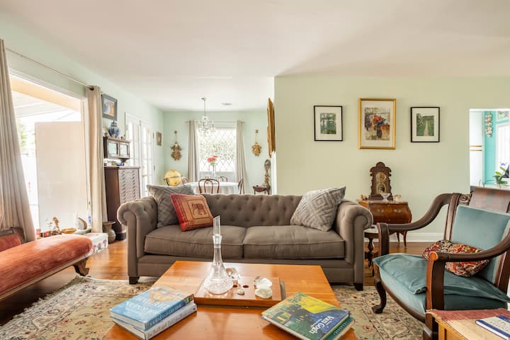 Private Room In Cottage Style House - San Fernando Valley, CA