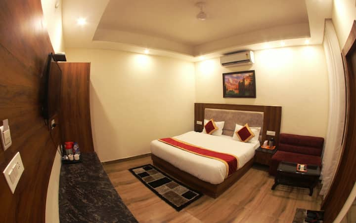 Premium Double Room The Royal Bhumesh Katra - Katra