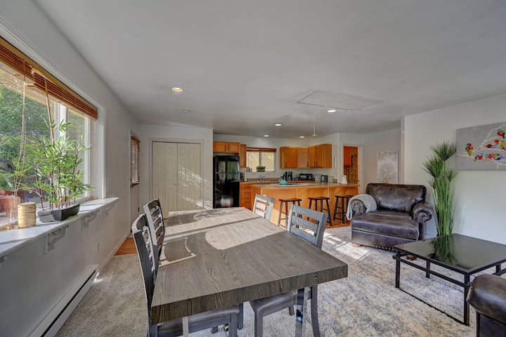 Evergreen Mid-term Rental Loft - Evergreen, CO