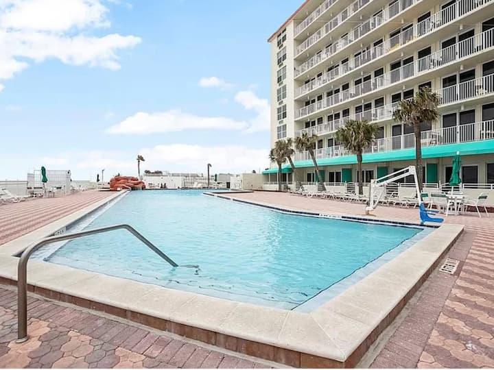 Heated Pool Next To Sunsplash Park
Landshark Grill - Daytona Beach, FL
