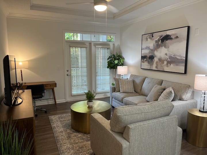 Fabulous 3bed/2bath W/ Balcony - Alpharetta, GA