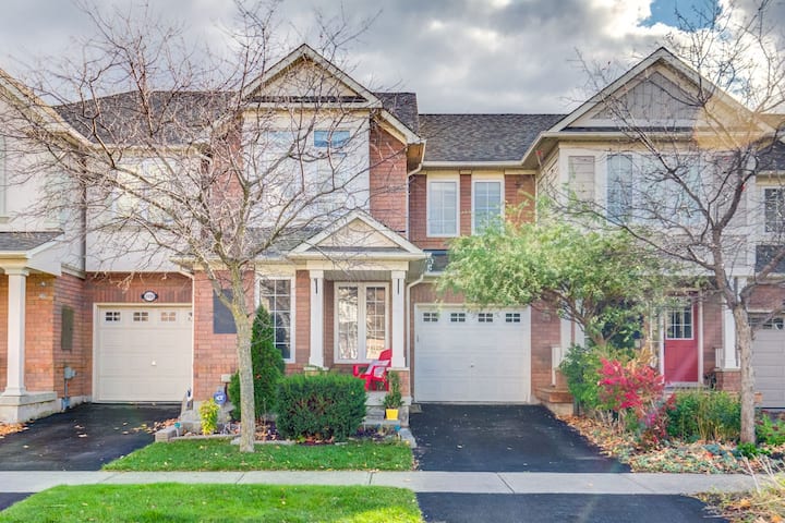 Cozy 3br Townhouse In Oakville - Milton