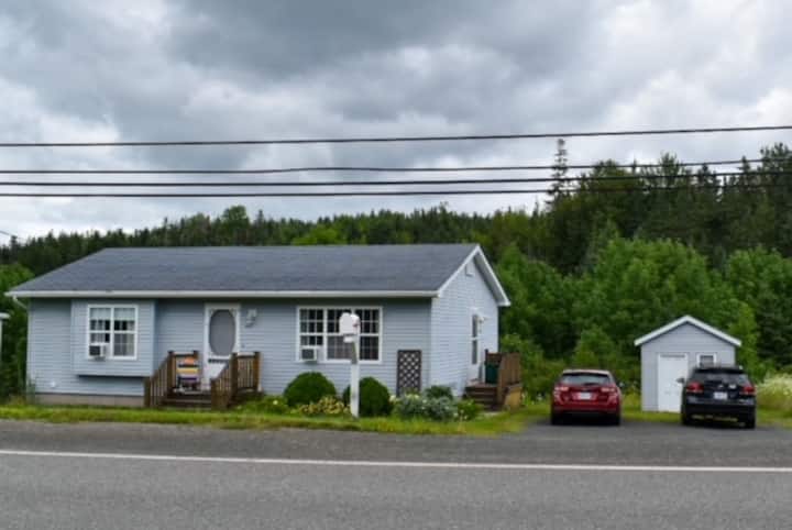 South River Bungalow - Clean, Bright, Beautiful - Antigonish