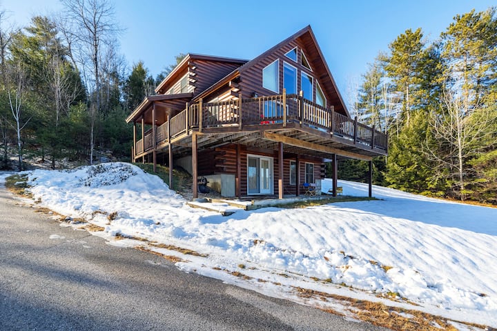 Spacious Tri-level Home W/ Views, Fireplace, Games - Bethel, ME