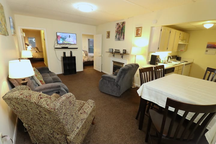 Dwtn. Walk To Attractions. Comfy King Bed In Br. 1 - ガットリンバーグ, TN
