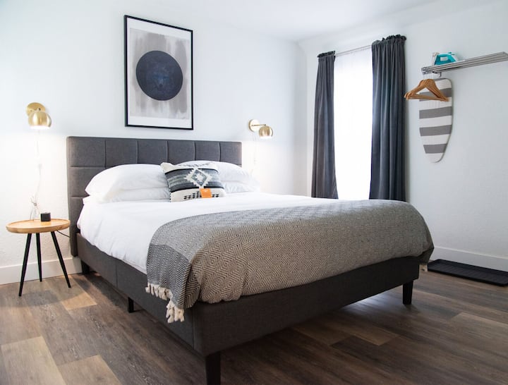 Single Queen Room In Boutique Hotel - Pagosa Springs, CO