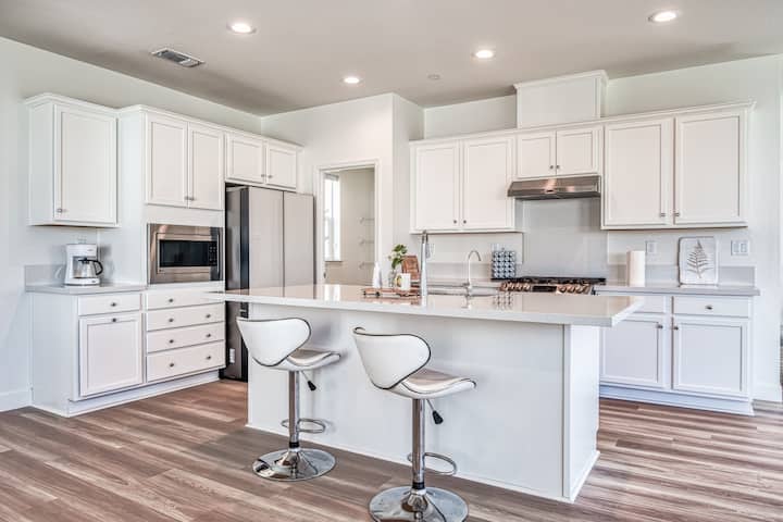 A Furnished New Home In Tracy - 트레이시