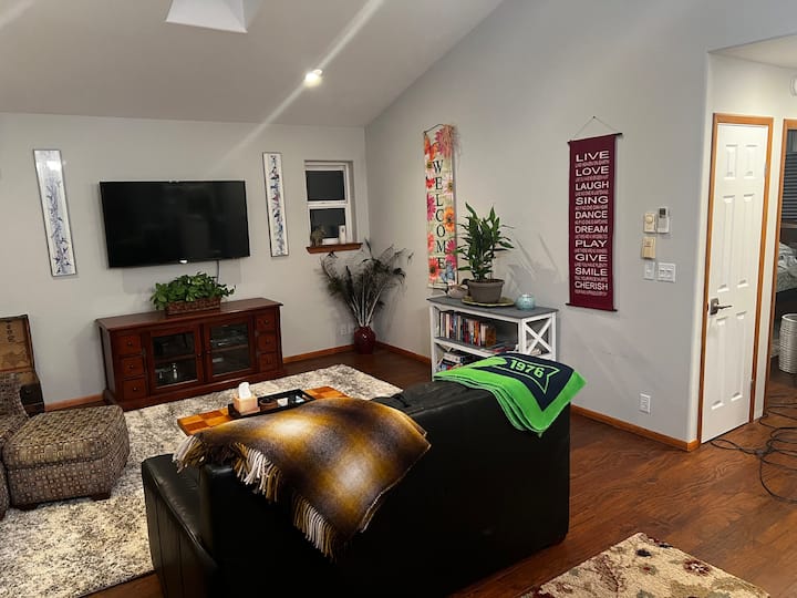 Welcome To Stay Awhile Cottage - Port Townsend, WA