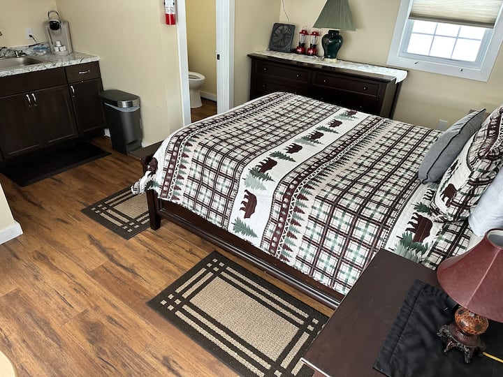 Basic Cabin - Schroon Lake, NY