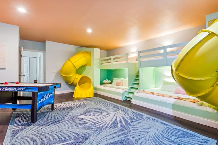 5br Clearwater Resort | Heated Pool, Bowling, Golf - Clearwater, FL