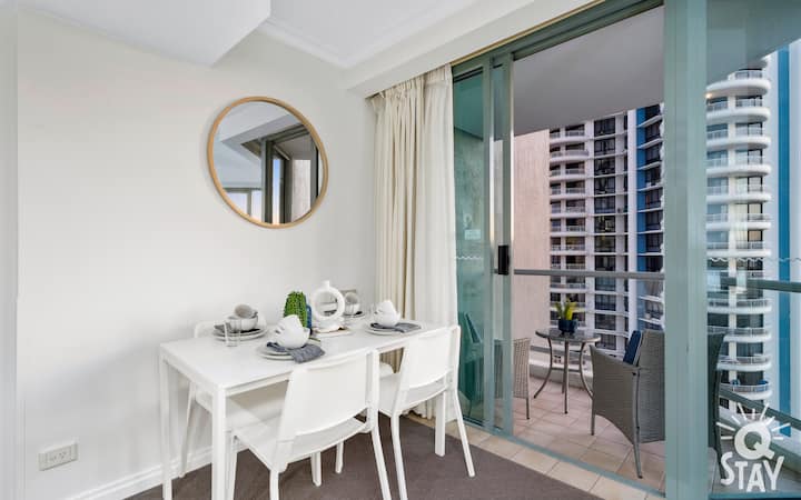 Legends Hotel Studio Unit - Q Stay - Broadbeach