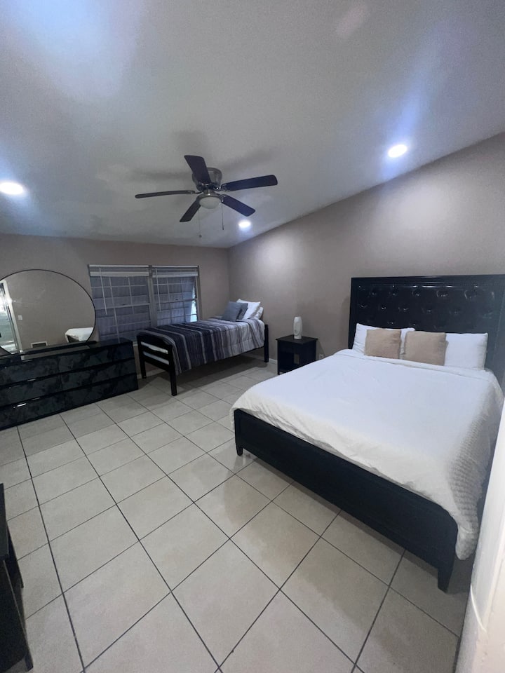 Wpb Private 2br • Full Access - West Palm Beach, FL
