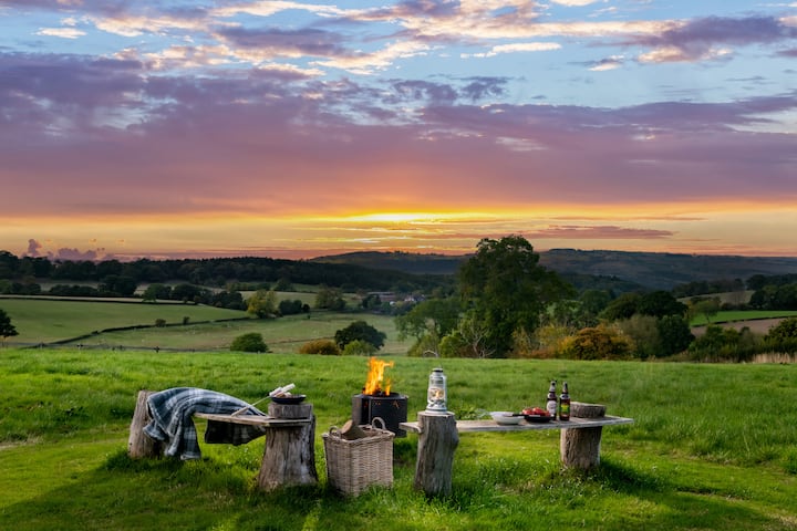 Hottub+bbqhut+views+swim - Shropshire