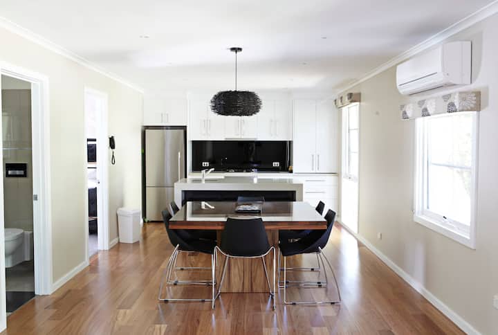 Modern Riverview With Boat Ramp - Winbi Holiday - Echuca