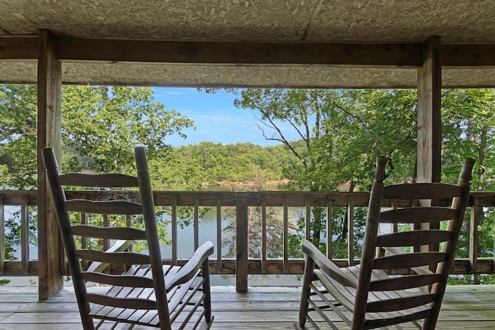 Carters Lakeside Log Cabin#2 - Carters Lake, GA