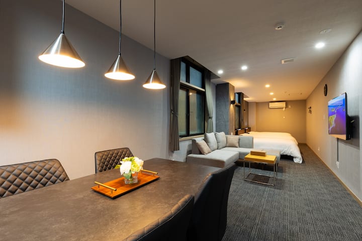 Soundproofed Condo With Kitchen! Large Screen Tv - 鹿児島市