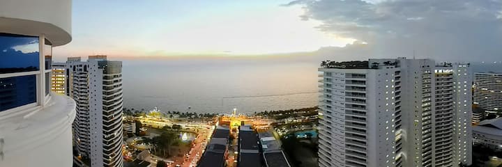 Jomtien Complex Condotel. Beach View 2 B/room Unit - Pattaya City