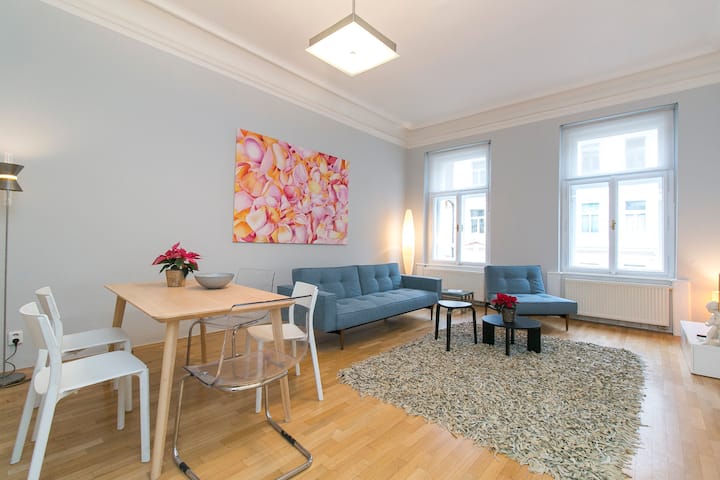 Lovely, Central  2 Bdr Apartment - Prague