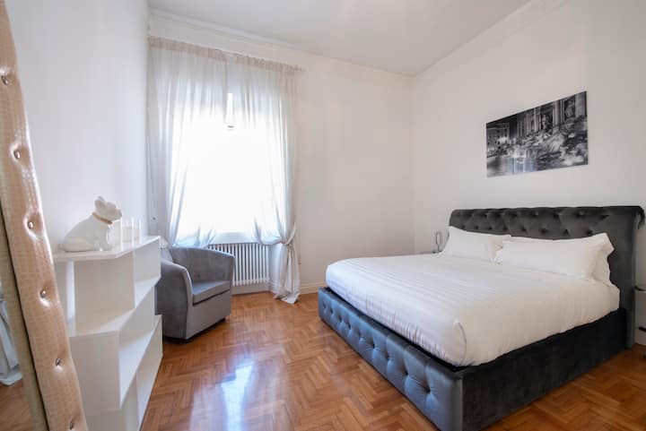 Elegant Vatican Retreat Top Floor Bright Apartment - Rom