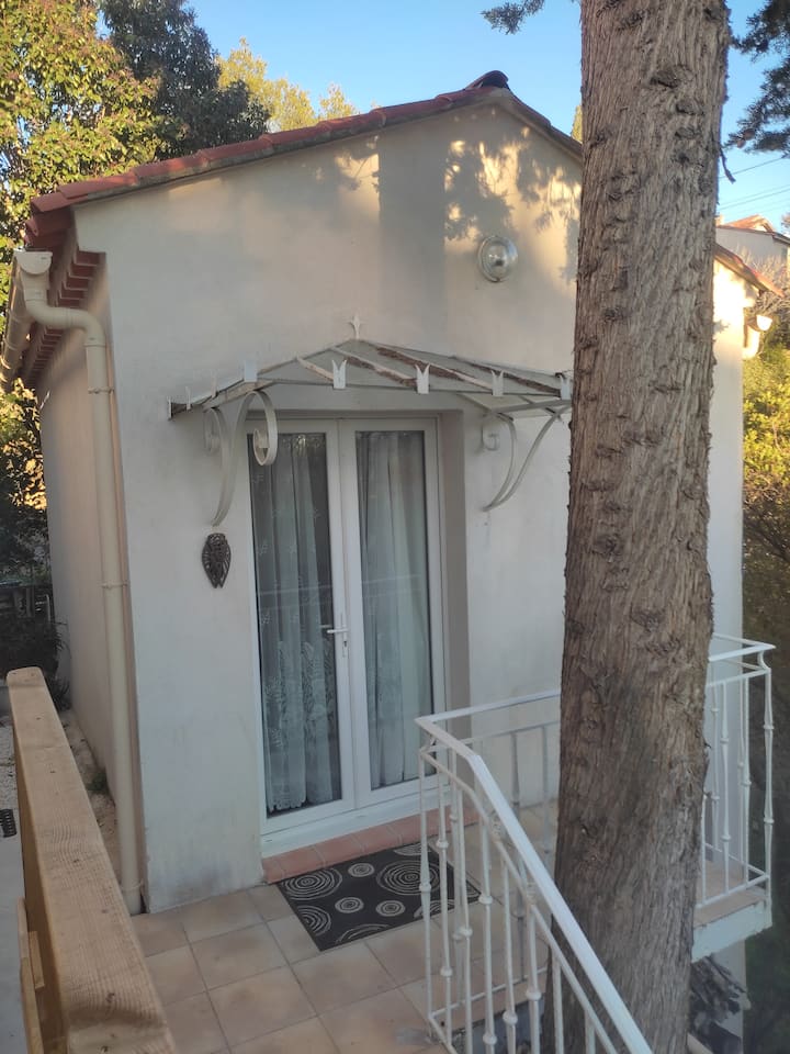 Chalet Indépendant Avec Entrée Indépendante. - Cassis