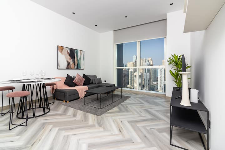 Luxury 1 Bedroom Apartment In Mag 214 - Jlt - Dubai