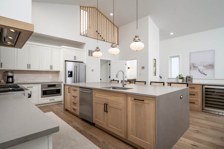 Luxury Coastal Home | Rooftop Deck & Close To Town - Delaware