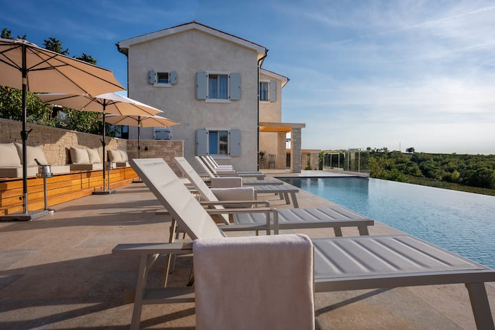 Restaurant&villa Morgan Sobe - Cittanova
