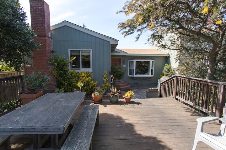 Cozy Morro Bay Retreat - Morro Bay, CA