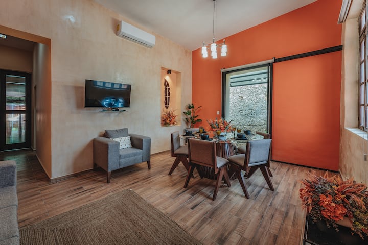 Casa En El Centro Remodelada Con Alberca Y Rooftop - Mérida