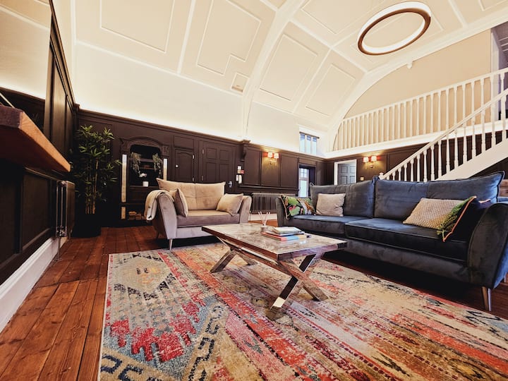 Beautiful Vaulted-ceiling Apartment In Town Centre - Shrewsbury