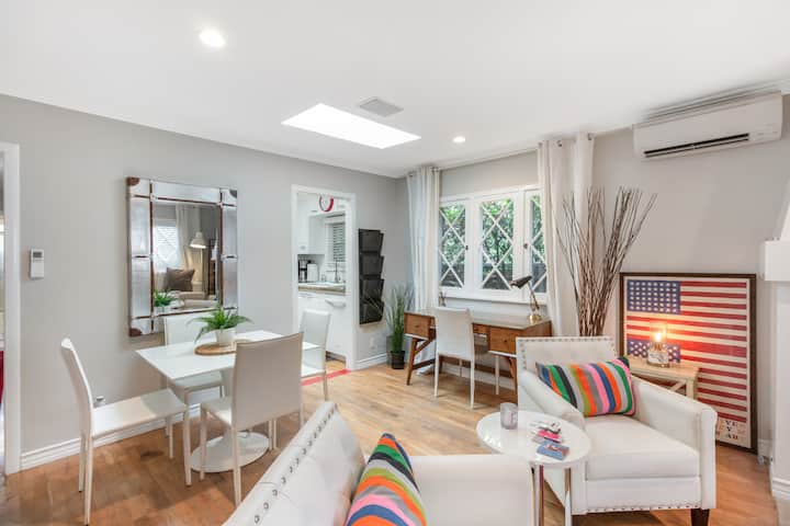 Cozy House Located Center Of West Hollywood - Beverly Hills, CA