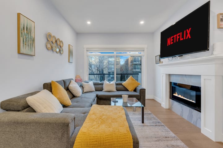 3 Bdrm Modern Townhome W/ac, 5 Minutes To Dt - Calgary