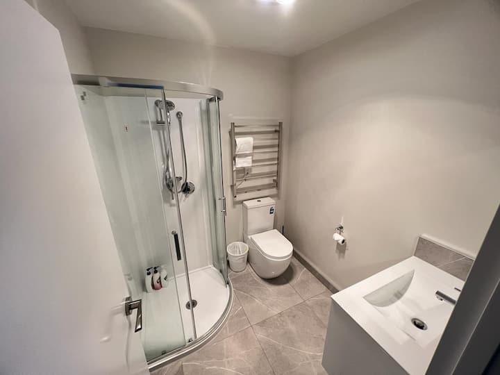 Private 1 Bedroom Unit B - テカポ湖