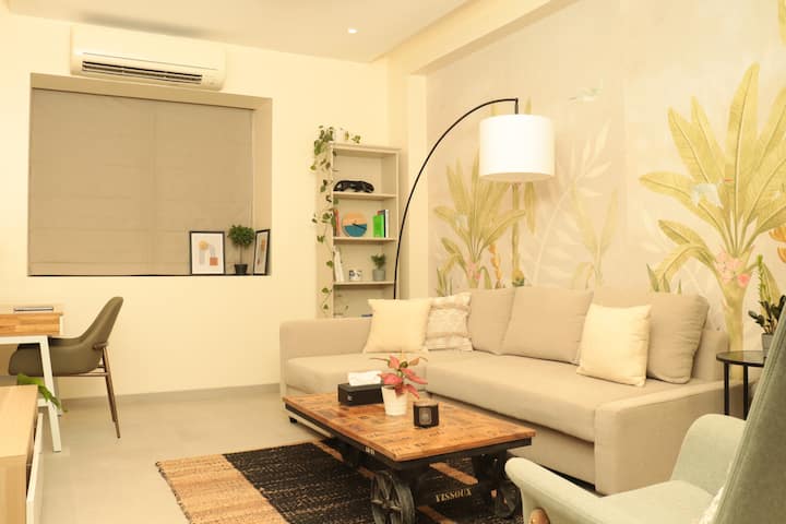 Stylish & Modern Apartment In The Heart Of Bandra. - Mumbai