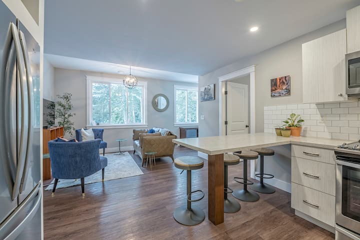 Peaceful New Suite 15 Mins From Lakes And Mountain - Armstrong