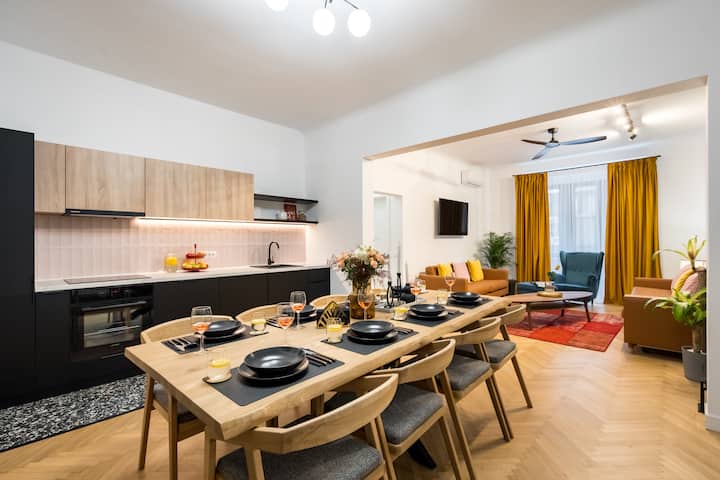 All Around The World 4br Apartment | City Center - Bucharest