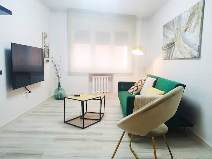 Megano, Nuevo Junto A Estaciones - Oviedo