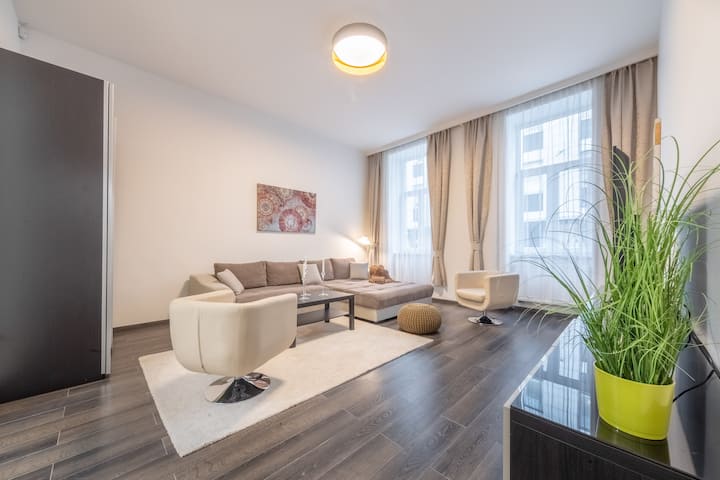 Lola - 2 Bedrooms Spacious Apartment By The Danube - Budapest