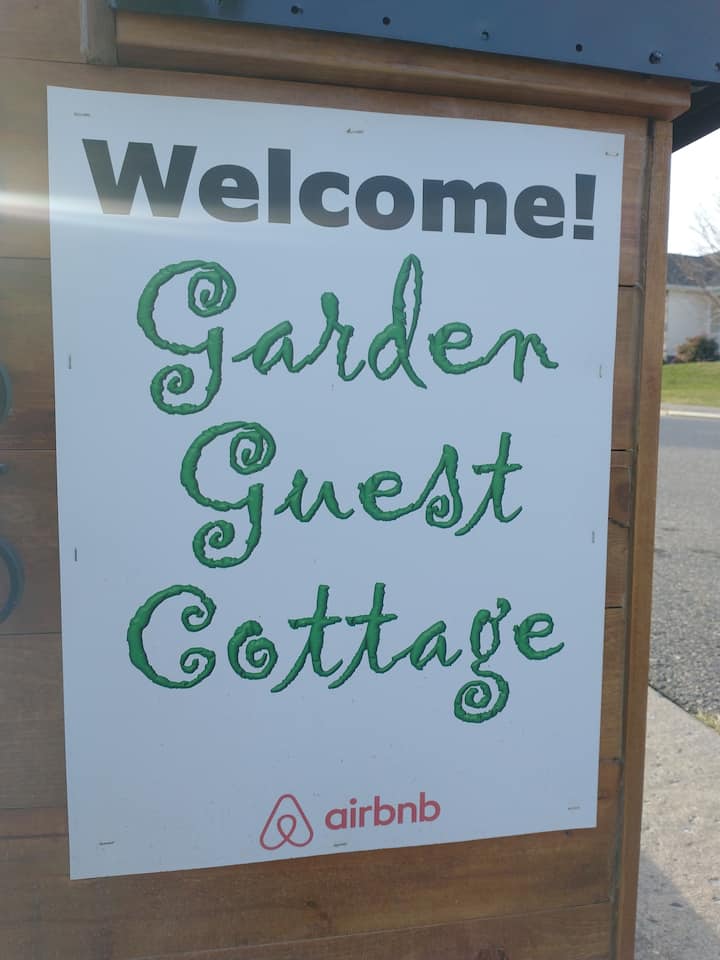 Garden Guest Cottage - Bridgewater, VA