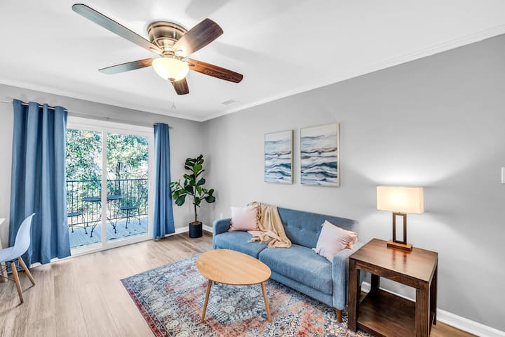 Safe Quiet Condo Free Parking "The Honeysuckle" - Athens, GA