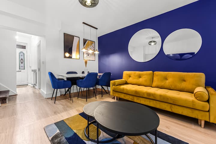 Beautiful 3 Bed 3 Bath In Edgeware Road - London