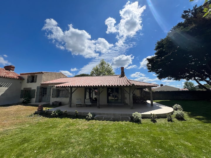 Gîte De Charme Et De Caractère Avec Grand Jardin - Challans